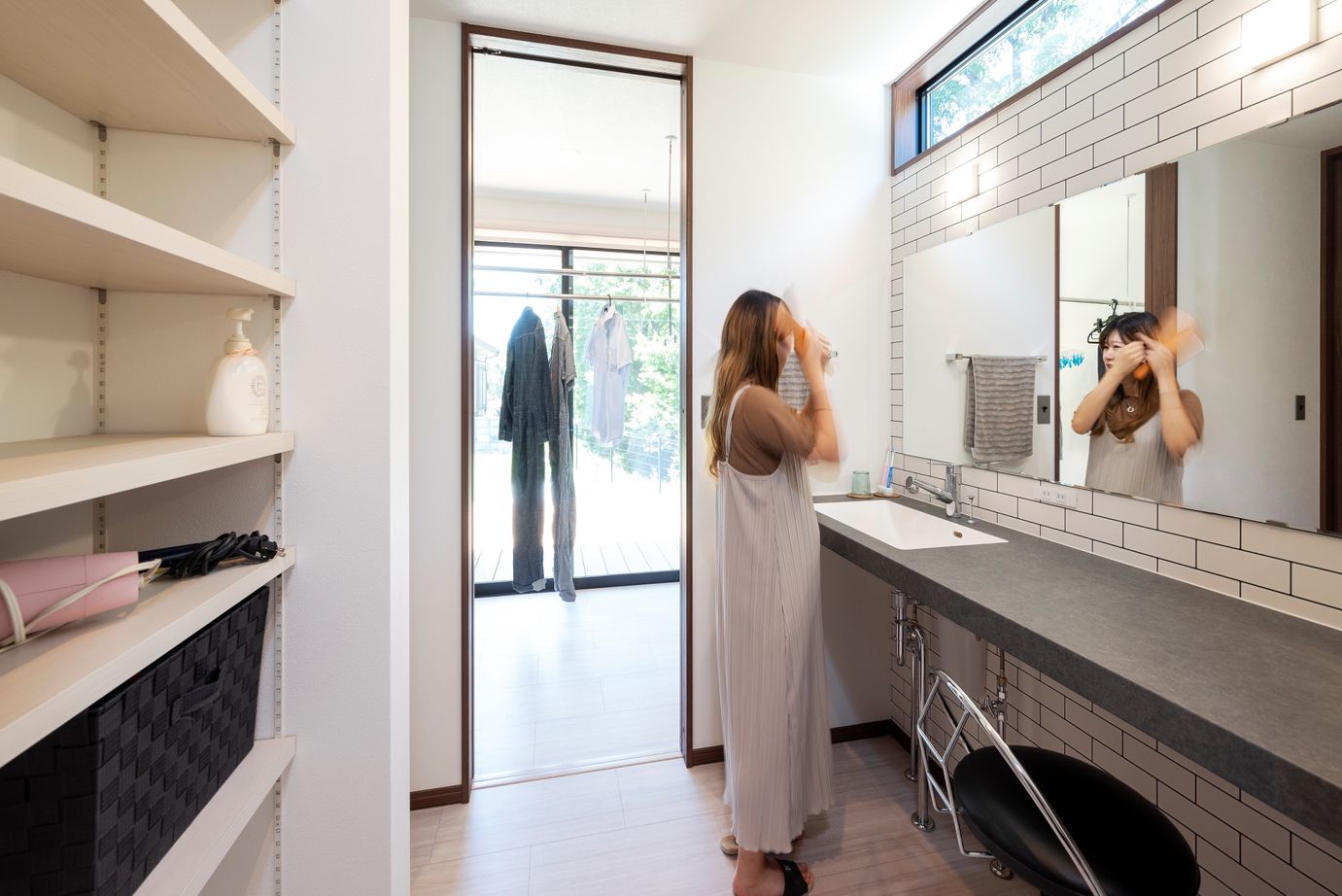 【SUUMO】 【3000万円台│45坪│間取図あり】薪ストーブを備えたアメリカンヴィンテージの平屋。ロフト付きの趣味室も - 近藤建設 展示場の建築実例詳細 | 注文住宅