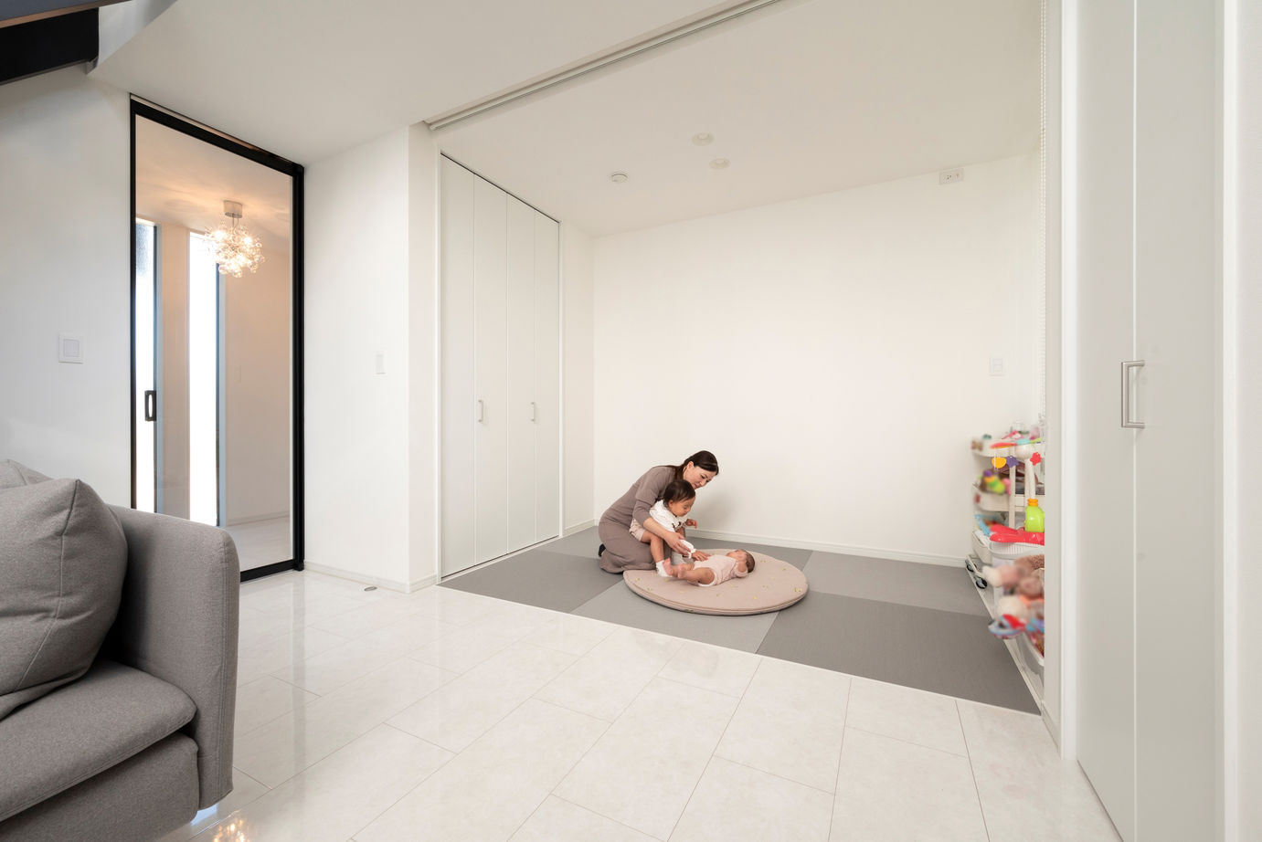 【SUUMO】 【3000～3499万円│48坪│間取図あり】愛車と暮らすガレージハウス。洗練の空間、スムーズな帰宅動線も実現 - 近藤建設 展示場の建築実例詳細 | 注文住宅