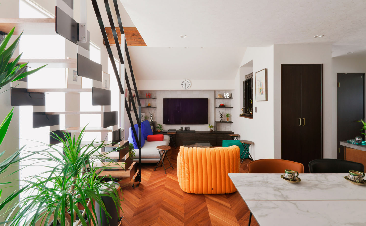 【SUUMO】 【32.1坪/間取り図あり】趣味人におすすめ！「好き」を凝縮したビルトインガレージ。たっぷりの収納も完備 - TAINN DESIGN 一級建築士事務所 の建築実例詳細 | 注文住宅