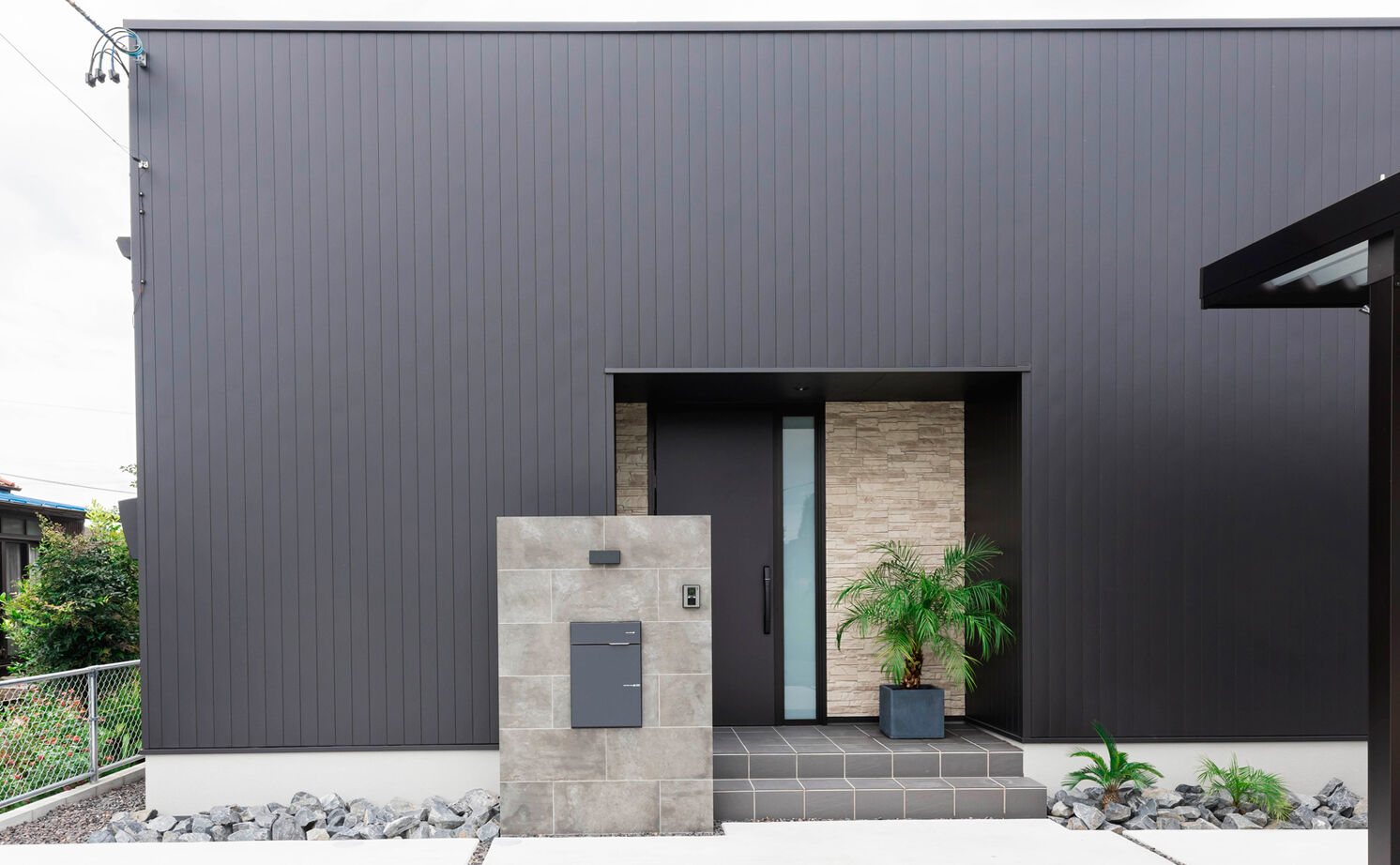 【SUUMO】 【2000万円/平屋/30坪台/3LDK/間取図有】コの字型の平屋。プライバシーを守る中庭で開放的な暮らしを満喫！ - クラフトホーム 本社の建築実例詳細 | 注文住宅