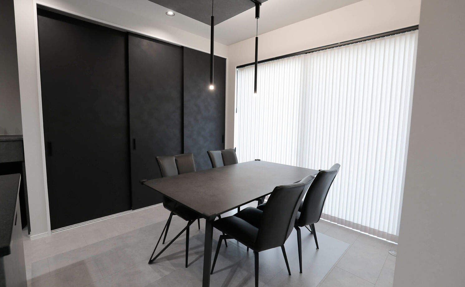 【SUUMO】 【1000万円台/おしゃれ/30坪台/4LDK/間取り図】子育ても家事も楽しむ家。モノトーンの美しさと機能性が魅力 - クラフトホーム 本社の建築実例詳細 | 注文住宅