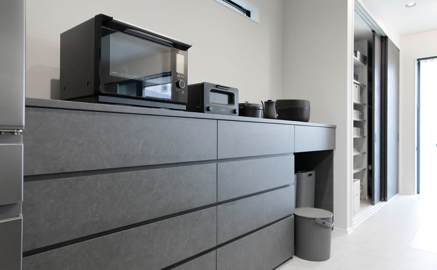 【SUUMO】 【1000万円台/おしゃれ/30坪台/4LDK/間取り図】子育ても家事も楽しむ家。モノトーンの美しさと機能性が魅力 - クラフトホーム 本社の建築実例詳細 | 注文住宅