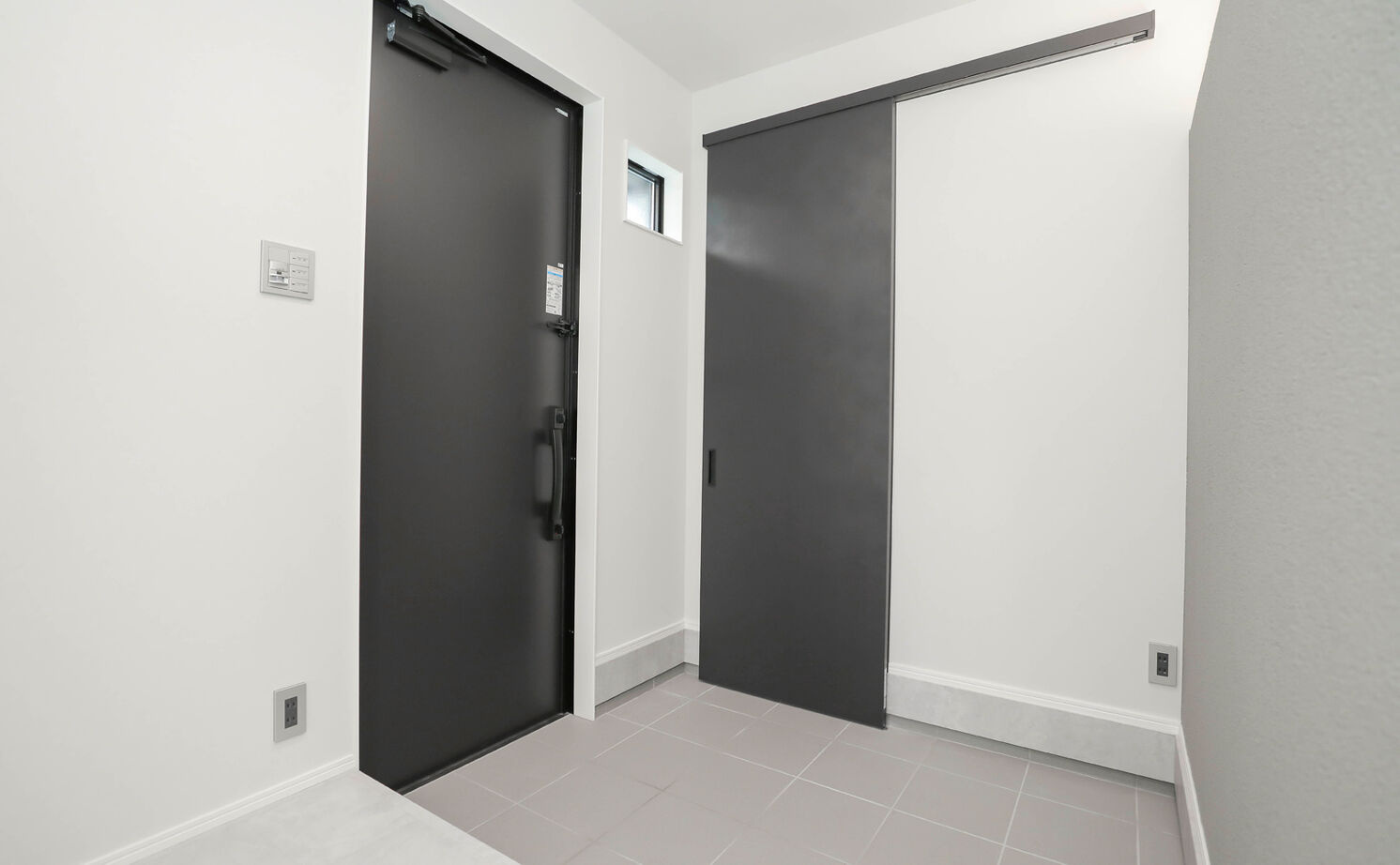 【SUUMO】 【1000万円台/おしゃれ/30坪台/4LDK/間取り図】子育ても家事も楽しむ家。モノトーンの美しさと機能性が魅力 - クラフトホーム 本社の建築実例詳細 | 注文住宅