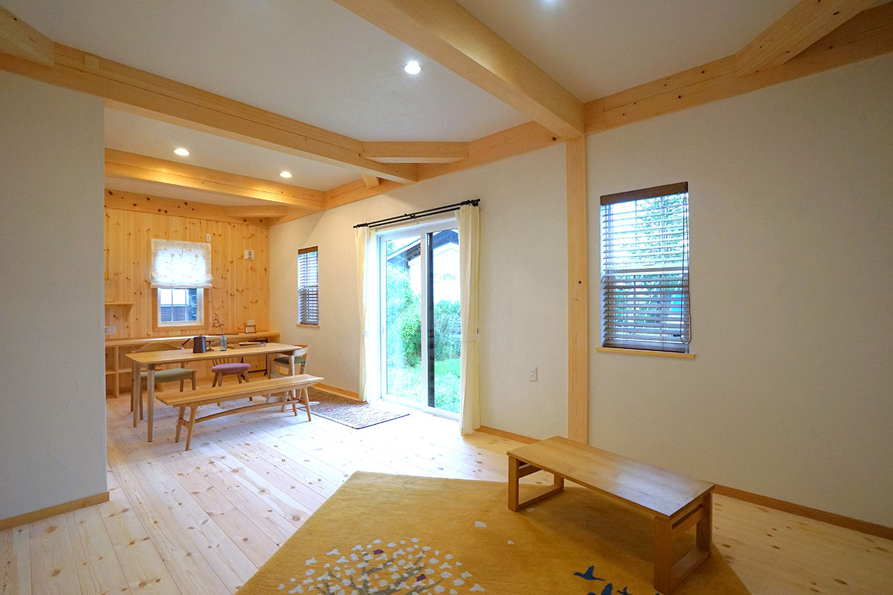 【SUUMO】 【2000万円台/延床34坪/土地67坪】あこがれの南北風の家/ドライフラワーが似合う家/無垢材と漆喰壁 - Roots工務店 の建築実例詳細 | 注文住宅