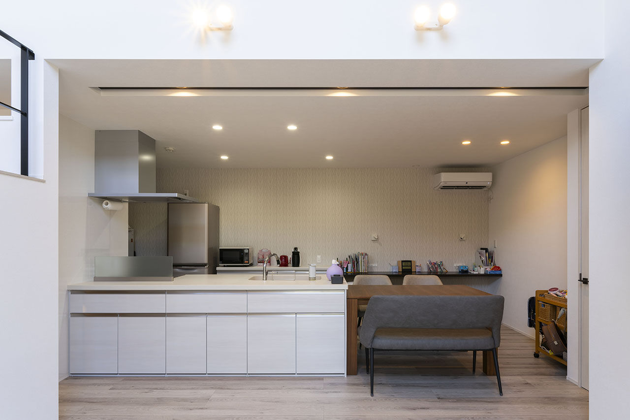 【SUUMO】 【吹抜／スキップフロア／間取図有】陽光が広がる明るいLDK！スキップフロアが家族の会話を自然に育む - VISIO の建築実例詳細 | 注文住宅