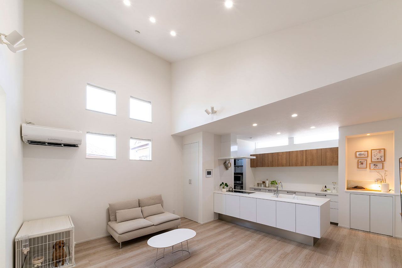 【SUUMO】 【2階リビング／20坪台／間取図有】変形地をムダなく活用！デッドスペースを収納に充て、広々LDKを実現 - VISIO の建築実例詳細 | 注文住宅