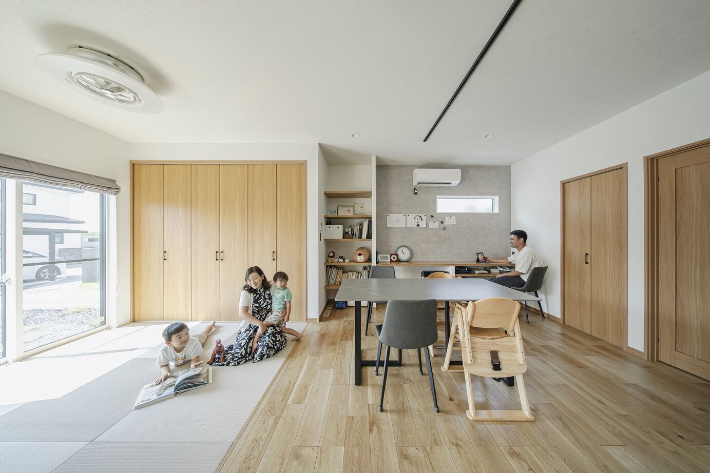 【SUUMO】 施主ファーストの家づくりに感動。広々LDK で家族団らんを楽しむ家 - イシンホーム住宅研究会 相生建設 の建築実例詳細 | 注文住宅