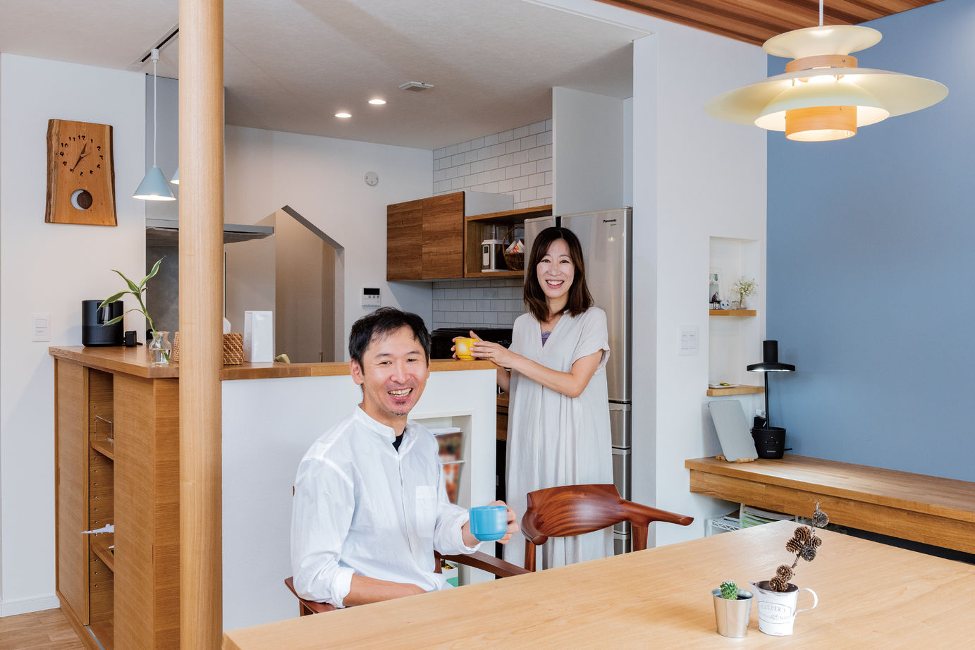 【SUUMO】 【4000万円台/50坪台/間取り図あり】アクセントカラーが光る北欧スタイルの二世帯住宅 - イソダ ソーラーサーキットの家NEXTの建築実例詳細 | 注文住宅