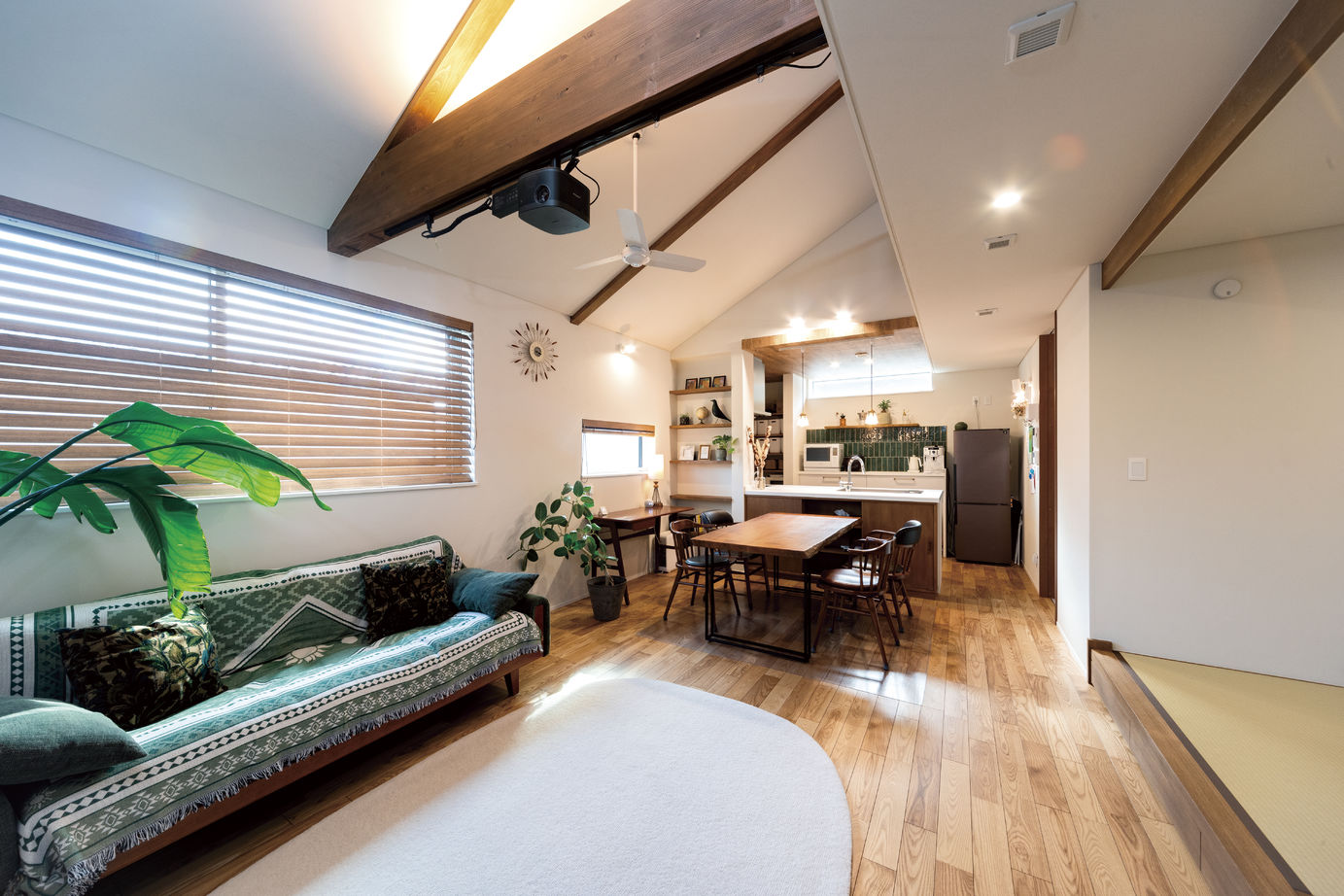 【SUUMO】 【2500万円～2999万円／2階LDK／家事動線】高性能が楽にする子育て。「冬の夜中に起きても寒くありません」 - イソダ ソーラーサーキットの家NEXTの建築実例詳細 | 注文住宅