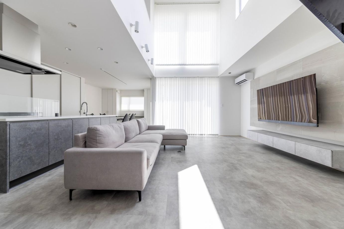 【SUUMO】 【富山県/4LDK/吹き抜け/42坪】シックなカラーでまとめたホテルライクな暮らし - さくら の建築実例詳細 | 注文住宅