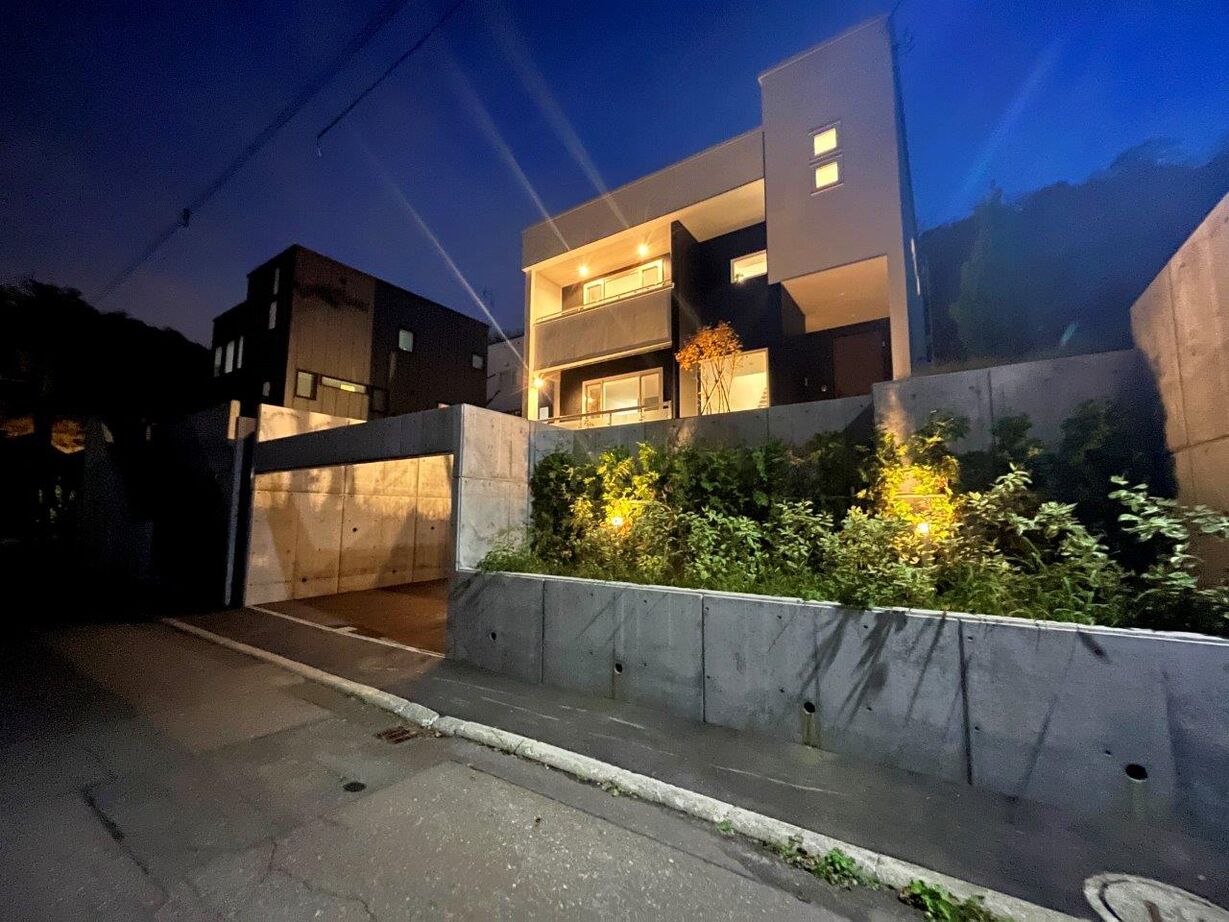 【SUUMO】 【ビルトインガレージ/5000万円台】海外リゾートのような非日常空間で大人時間を嗜む - 山下ホーム の建築実例詳細 | 注文住宅