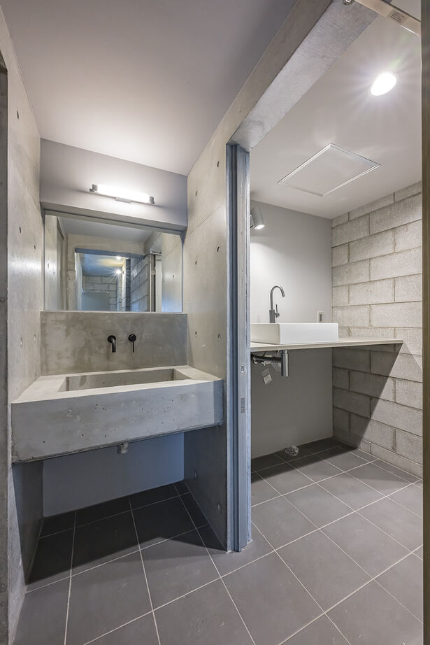 【SUUMO】 【4000万円～/RC/3階建て/屋上】キッチンまでRC！コンクリート打ち放しがクールな大人の二世帯住宅 - フィールドホーム の建築実例詳細 | 注文住宅