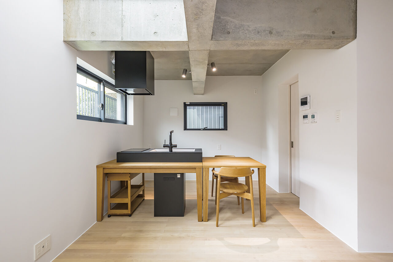 【SUUMO】 【4000万円～/RC/3階建て/屋上】キッチンまでRC！コンクリート打ち放しがクールな大人の二世帯住宅 - フィールドホーム の建築実例詳細 | 注文住宅