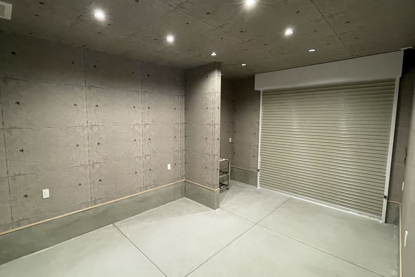 【SUUMO】 【6LDK/シック×ナチュラル/木の家】白い外観がさわやかなビルトインガレージのある家 - コスモホーム の建築実例詳細 | 注文住宅