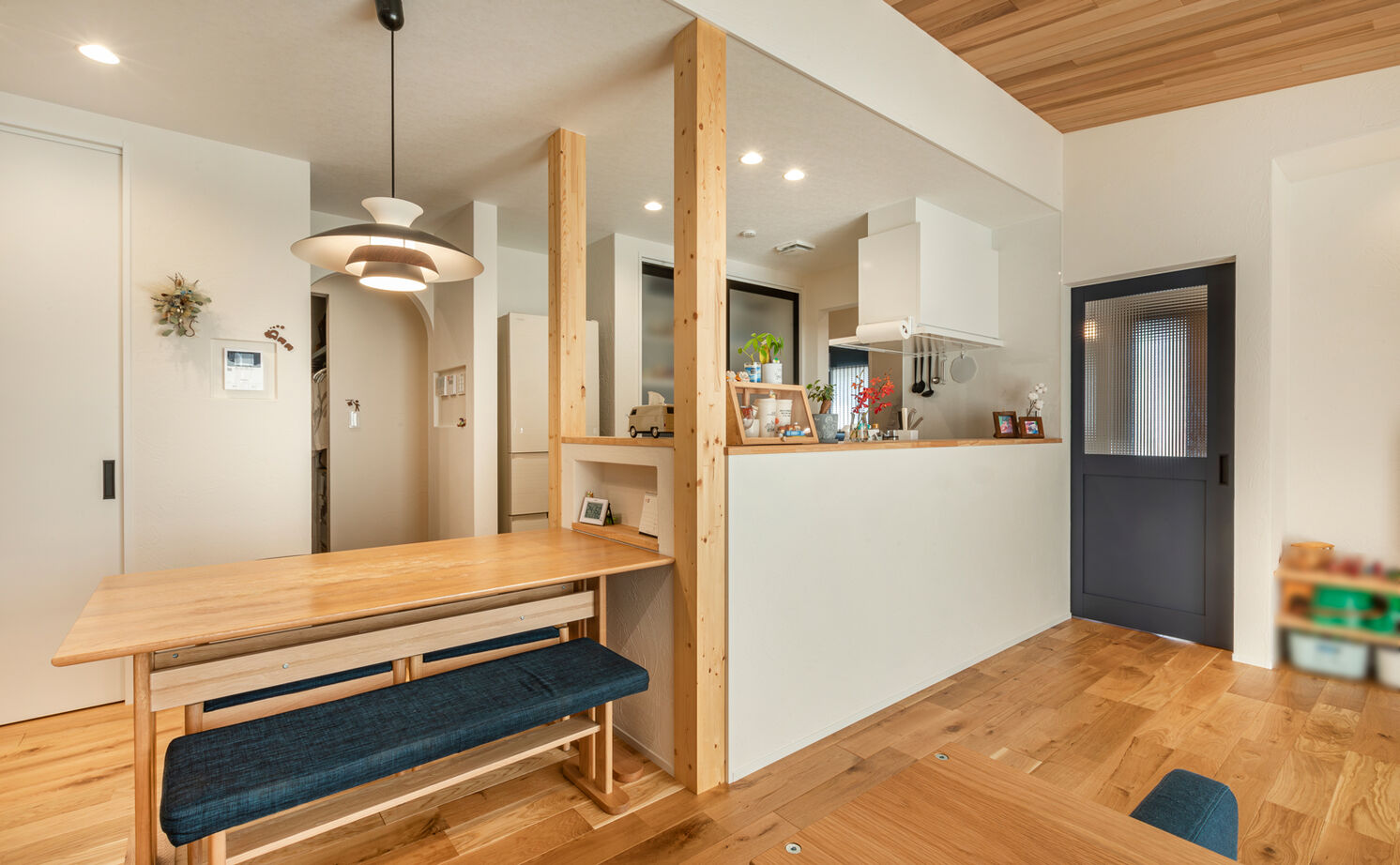 【SUUMO】 【2000万円台後半|29坪|平屋|間取り図有】回遊動線で快適生活。子育て中の共働き夫婦にゆとりもたらす平屋 - 華建築 彦根店 Hana＋（ハナプラス）の建築実例詳細 | 注文住宅