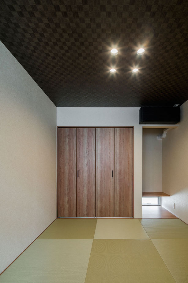 【SUUMO】 【1000万円台/30坪台/5LDK/土間収納/間取り図】何歳になっても似合う！シンプルモダンな家で子育てを満喫 - シンプル工務店 六条スタジオの建築実例詳細 | 注文住宅