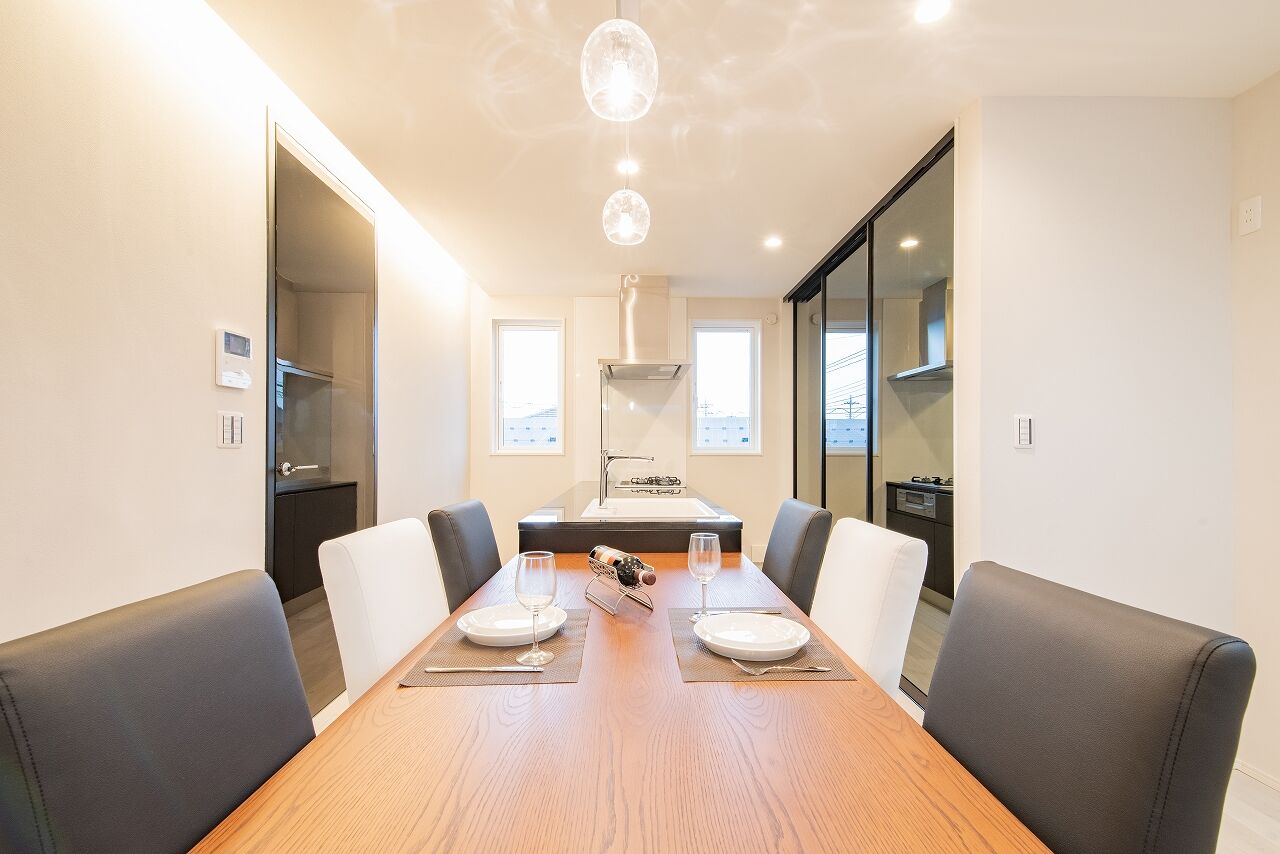 【SUUMO】 【2300万円/2階リビング/ガレージ】自然素材の心地よさ。人も愛犬も健やかに暮らす住まい - 宮本工務店 一級建築士事務所 の建築実例詳細 | 注文住宅