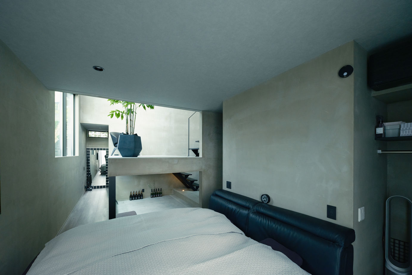 【SUUMO】 【4000～4500万円/間取り有】モルタルの壁に光が映える。美術館のような空間で、夫婦のワイン時間を楽しむ - ハウスイズム建築設計事務所 横須賀スタジオ 本社の建築実例詳細 ...