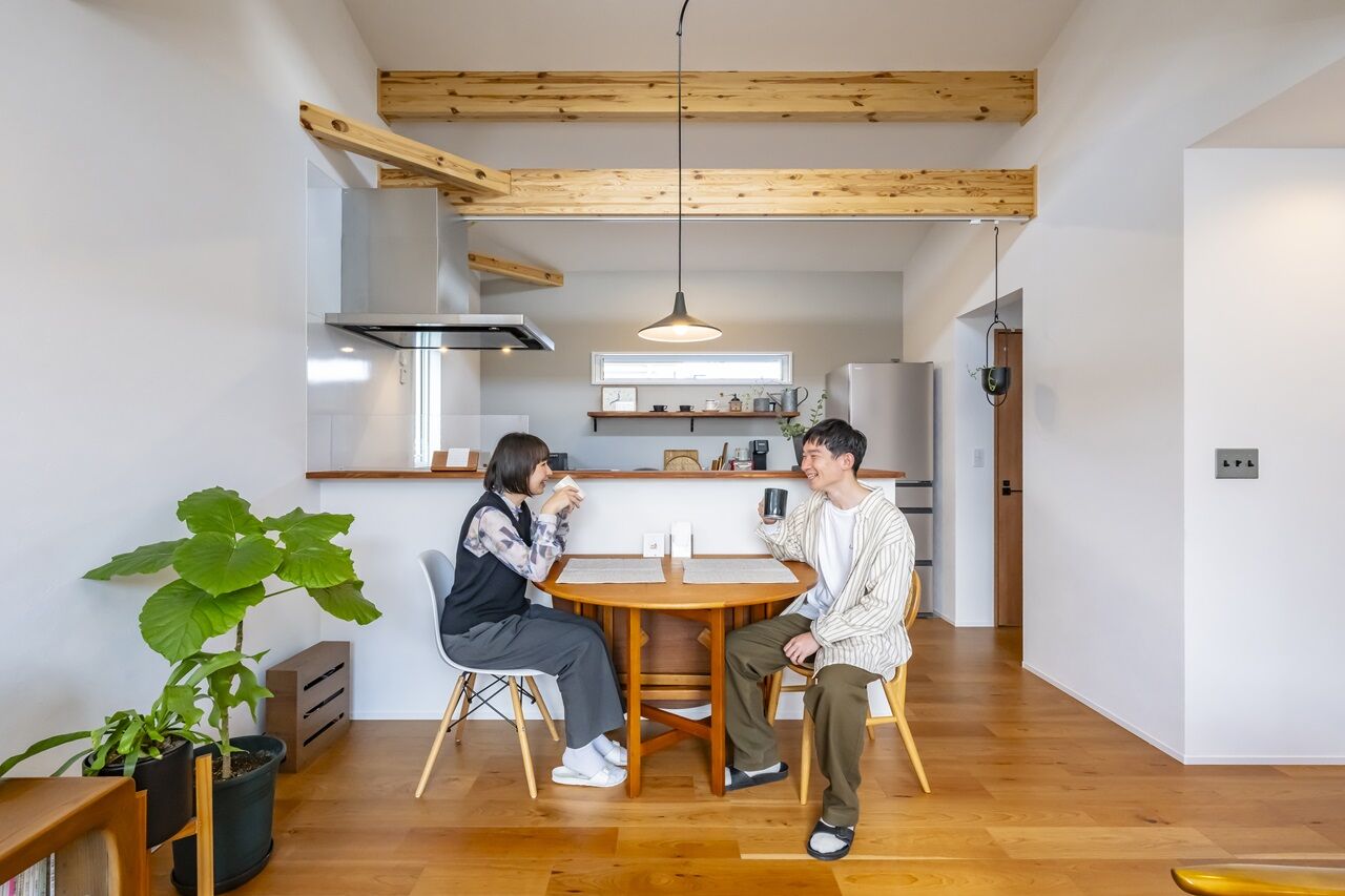 【SUUMO】 【2000万円台/間取り図有/埼玉県】2階リビングの大きな窓から光を取り込む、ネイルサロン併設の住まい - ヒロ建工 本社ショールームの建築実例詳細 | 注文住宅