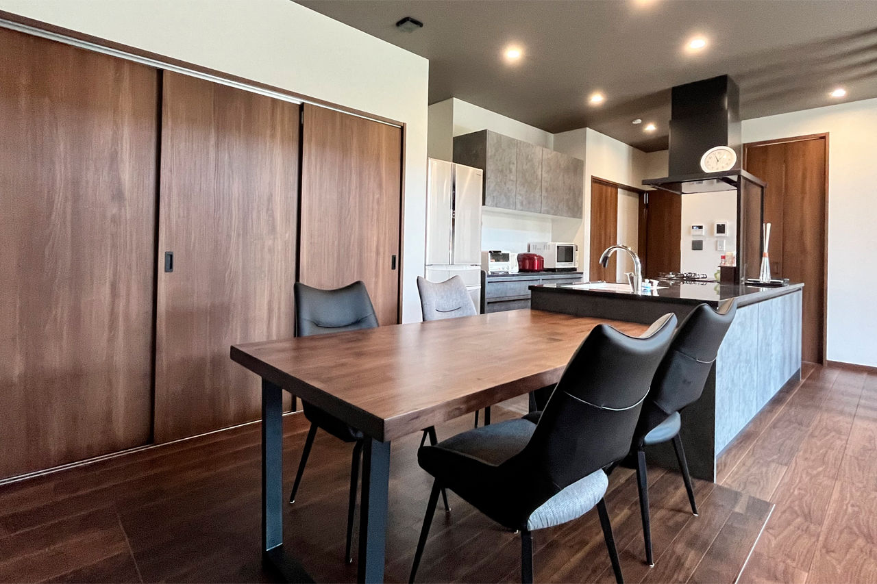 【SUUMO】 【40坪×平屋×ロフト｜間取り有】20年先の家族にも似合う、モダンな平屋。スキップフロアで収納力と遊び心 - ロイヤルウッド 岐阜県庁前第二展示場の建築実例詳細 | 注文住宅