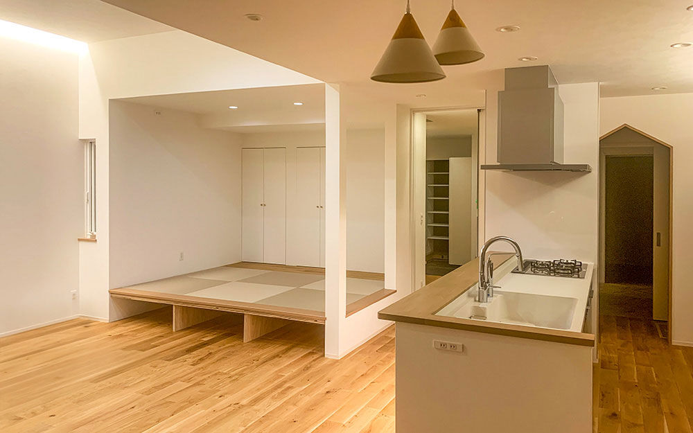 【SUUMO】 【37坪×無垢床×ナチュラル】光と風と木に包まれた心地いい家。ニッチや室内窓などナチュラルな造作も満喫 - ロイヤルウッド 一宮展示場の建築実例詳細 | 注文住宅