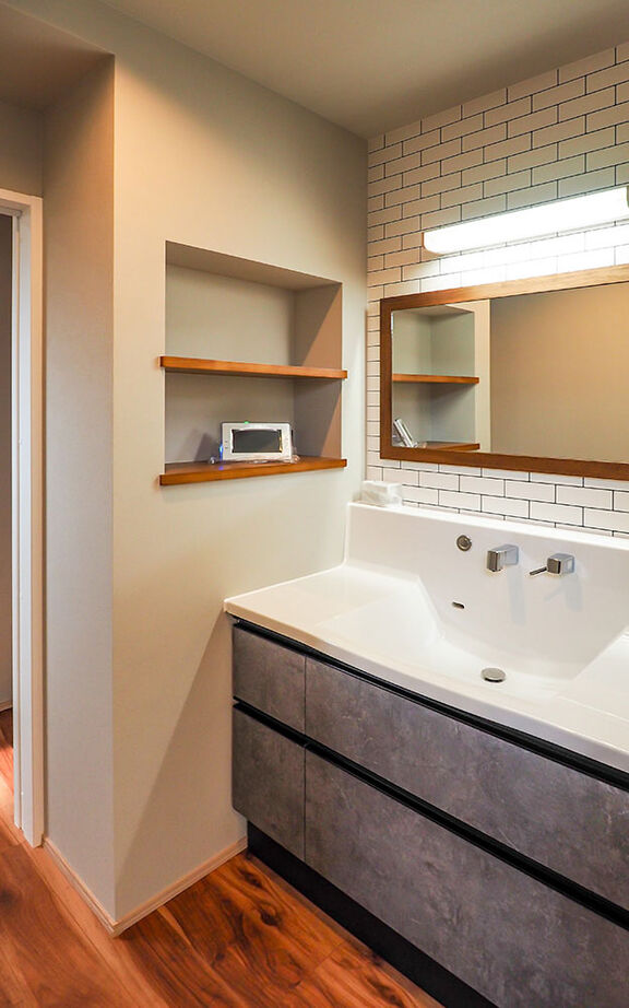 【SUUMO】 【25坪×スキップフロア×平屋】地震対策を重視した、中庭を囲むコの字の平屋。DIYでアメリカンに進化中 - ロイヤルウッド 一宮展示場の建築実例詳細 | 注文住宅