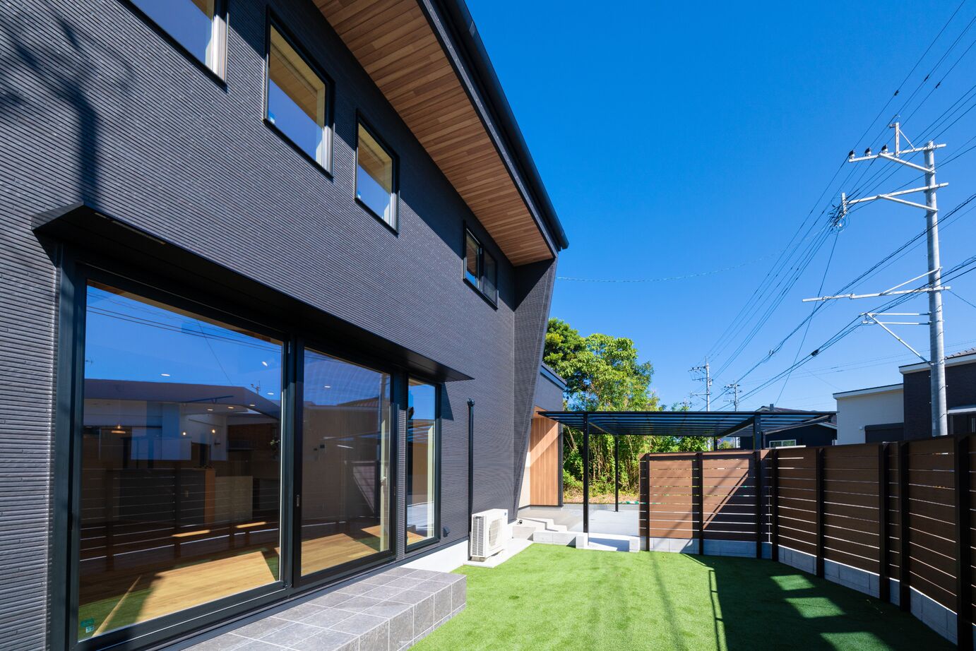 【SUUMO】 【吹抜け/リビング階段/造作洗面台】暖かい日差しの降り注ぐ大開口吹抜けの家 - MBCハウス（MBC開発） の建築実例詳細 | 注文住宅