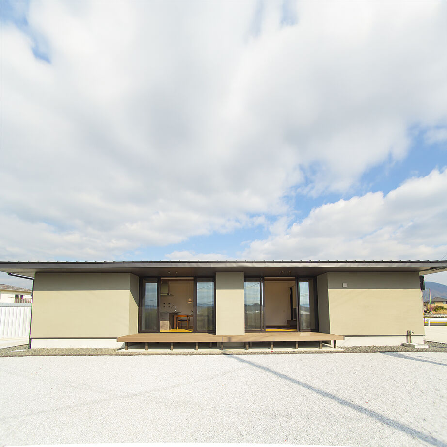 【SUUMO】 【27坪｜4LDK】この美しさが、ずっと続く。深い軒と直線美の平屋 - 三和エステート の建築実例詳細 | 注文住宅