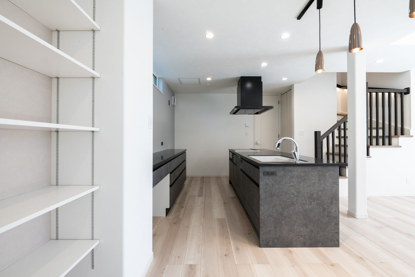 【SUUMO】 【札幌市/2000万円台/家事動線/3LDK間取り】縦空間が特徴的な生活動線が考えられたデザイン住宅 - maida koumuten の建築実例詳細 | 注文住宅