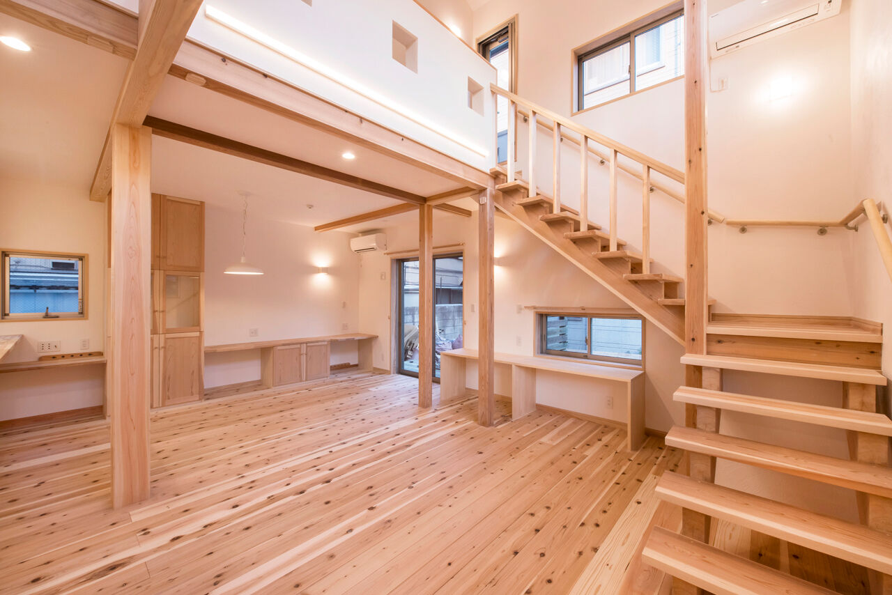 【SUUMO】 【3000万円台/39坪/無垢材と漆喰/吹き抜け】隅々まで天然木＆オーダーメイド・夏涼しく冬暖かなWB工法の家 - 陽の木ホーム の建築実例詳細 | 注文住宅