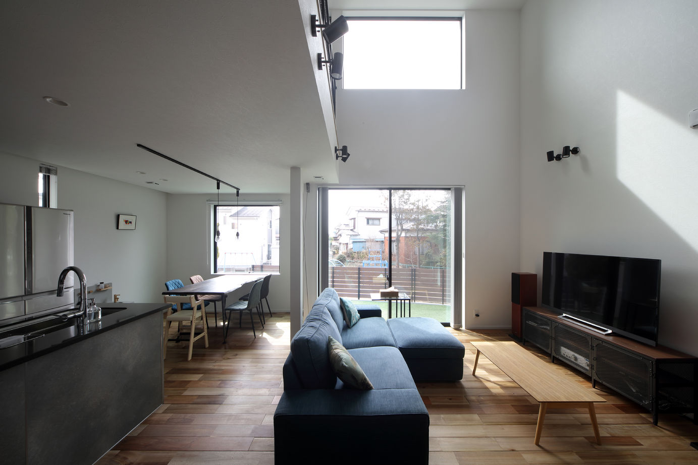 【SUUMO】 【33坪｜2270万円｜吹抜け】異素材が演出する上品なデザインと、高い断熱性能による心地良さ - アサヒアレックス の建築実例詳細 | 注文住宅