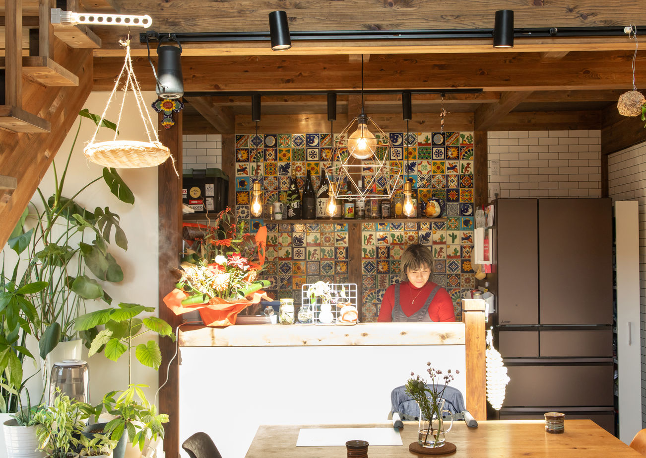 【SUUMO】 [29.9坪/タイル/小上がり]イロドリ空間に心躍るカラフルポップなひのきの家 - 綿半林業 お客様係の建築実例詳細 | 注文住宅