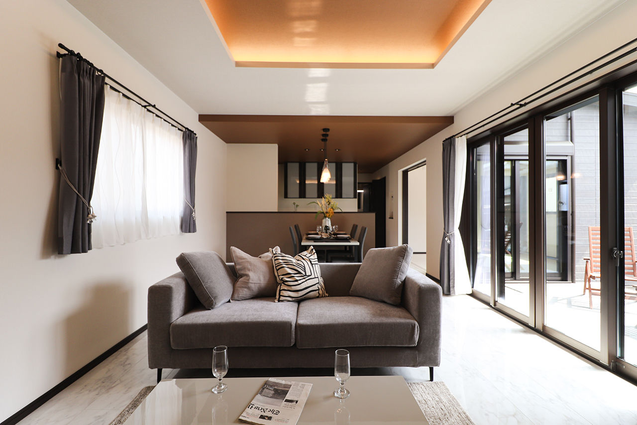 【SUUMO】 【1700万円台】平屋／6帖のウッドデッキ／リゾートスタイル／石目調床材で高級感を演出／折り上げ天井 - 横尾材木店 の建築実例詳細 | 注文住宅