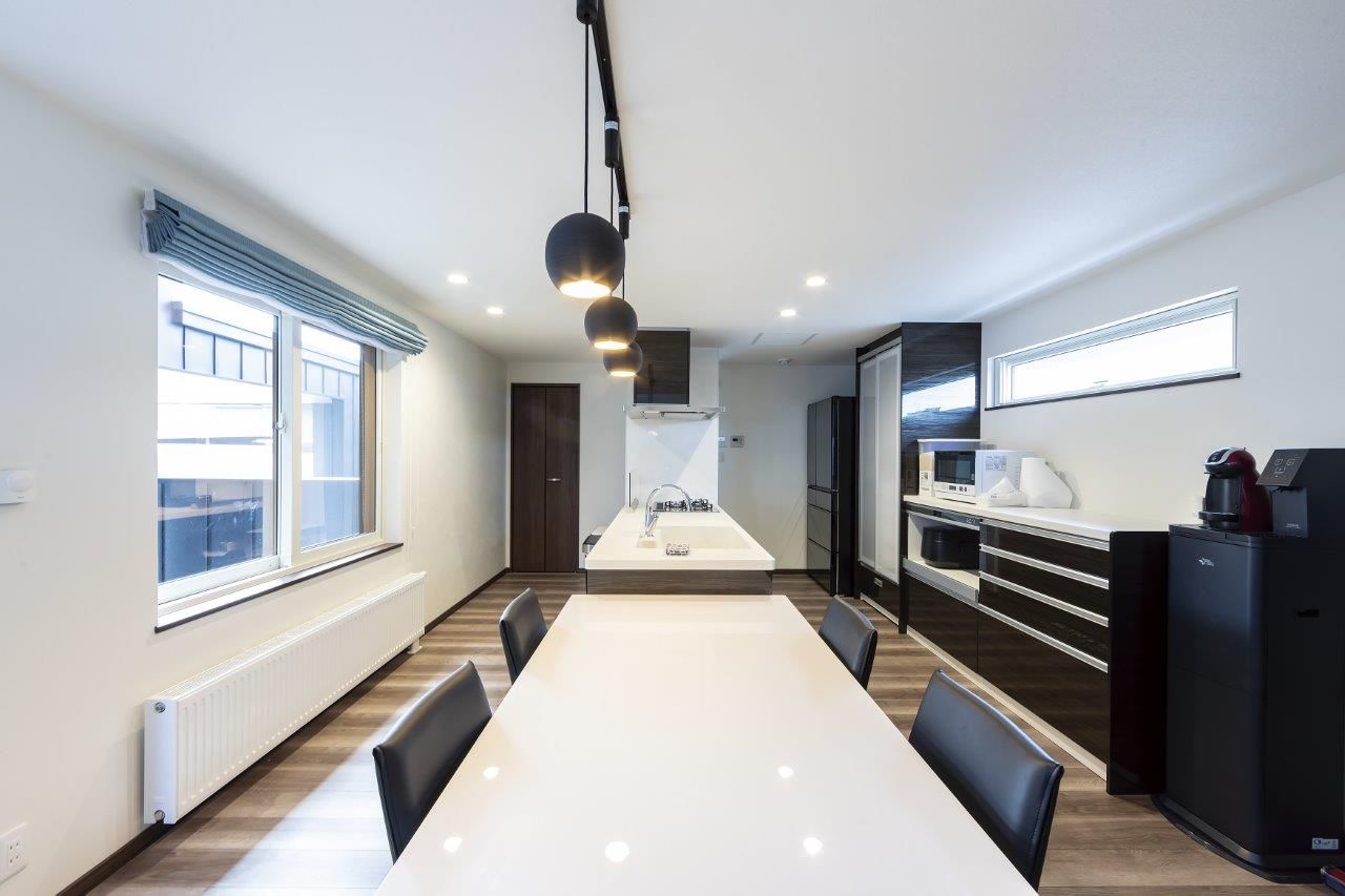 【SUUMO】 【千歳市／6LDK間取図】室内に光と風を招く中庭のある家。独自のデザイン＆設計力で圧倒的な心地よさを実現 - プエルダホーム 札幌支店の建築実例詳細 | 注文住宅