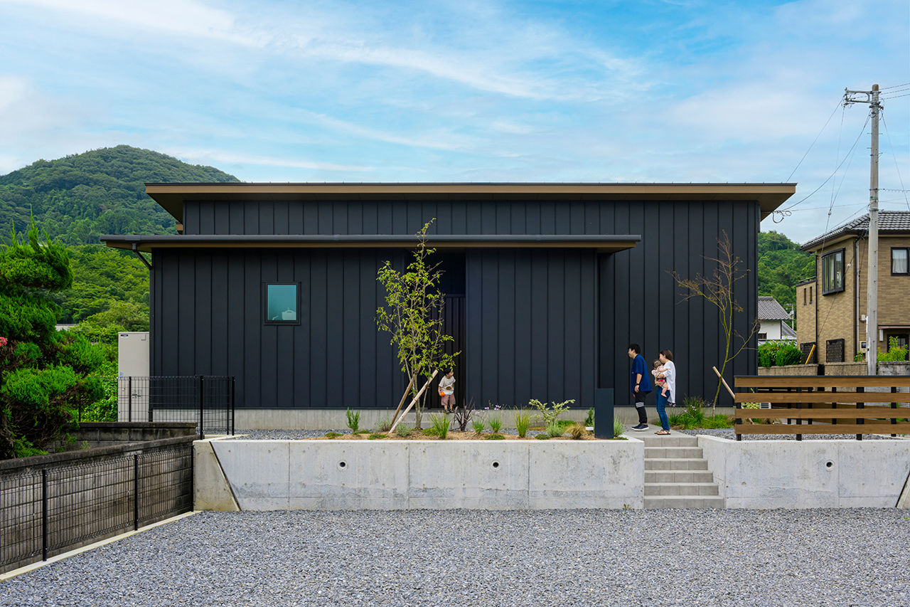 【SUUMO】 【3000万円台／約40坪／間取り図有】田園に向かってコの字に開いた平屋 - コラボハウス一級建築士事務所 中百舌鳥オープンスタジオの建築実例詳細 | 注文住宅