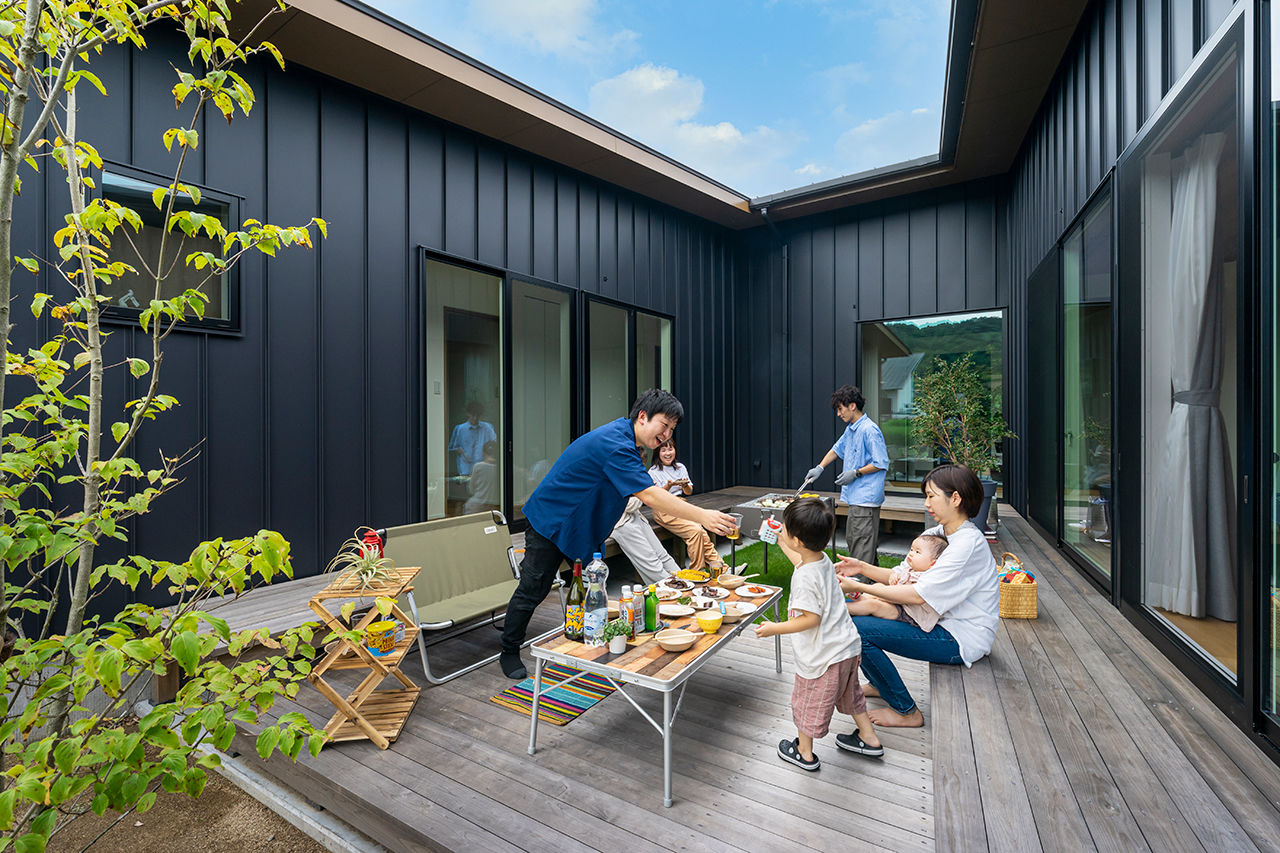 【SUUMO】 【3000万円台／約40坪／間取り図有】田園に向かってコの字に開いた平屋 - コラボハウス一級建築士事務所 中百舌鳥オープンスタジオの建築実例詳細 | 注文住宅