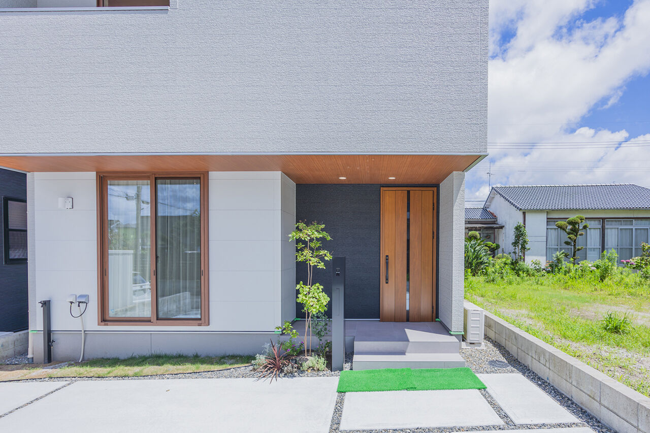 【SUUMO】 【33.5坪｜3LDK】ヨーロッパのカフェ風LDK。吹き抜けと大きなFIX窓で開放的な家 - R+house福岡東（永代ハウス） の建築実例詳細 | 注文住宅