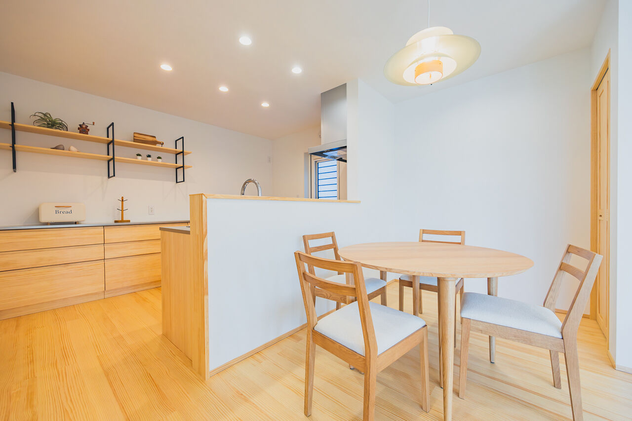 【SUUMO】 【30.1坪｜3LDK｜変形地】遠くまで見渡せる高台。眺望の良さを活かした住まい - R+house福岡東（永代ハウス） の建築実例詳細 | 注文住宅