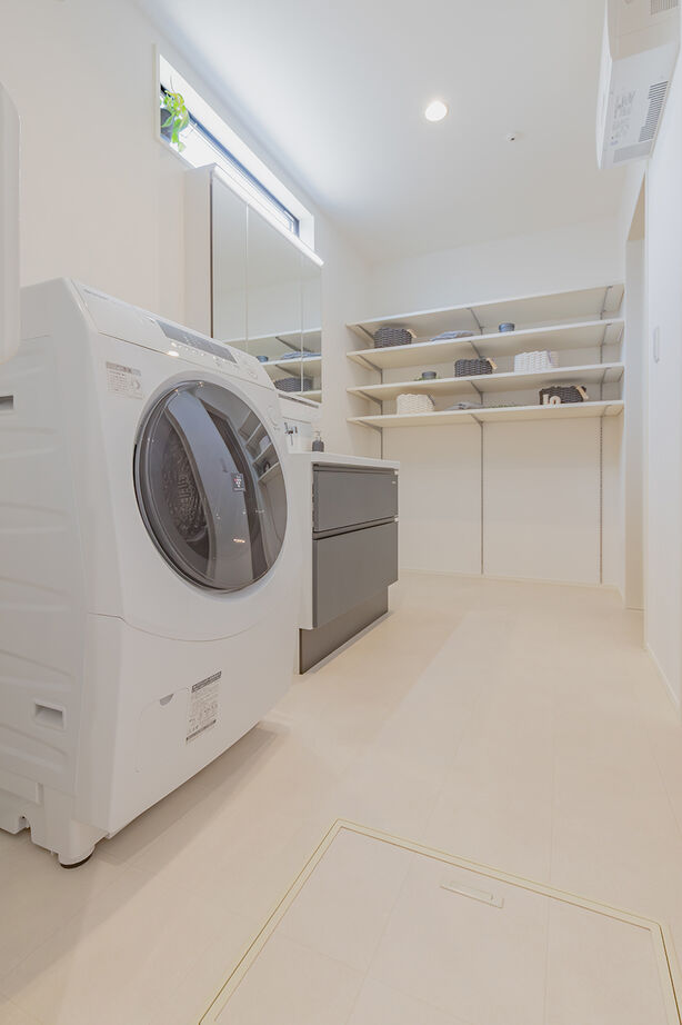 【SUUMO】 【36.8坪｜3LDK＋S】おうち時間を楽しむ。吹き抜け×スキップフロア×広々バルコニーの家 - R+house福岡東（永代ハウス） の建築実例詳細 | 注文住宅