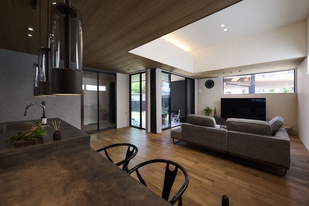 【SUUMO】 【3LDK/テラス/回遊動線】プライベートな中庭テラスと室内が緩やかにつながる平屋の住まい - ポウハウス一級建築士事務所（ポラスグループ） ウッドスクウェア本社の建築実例詳細 ...