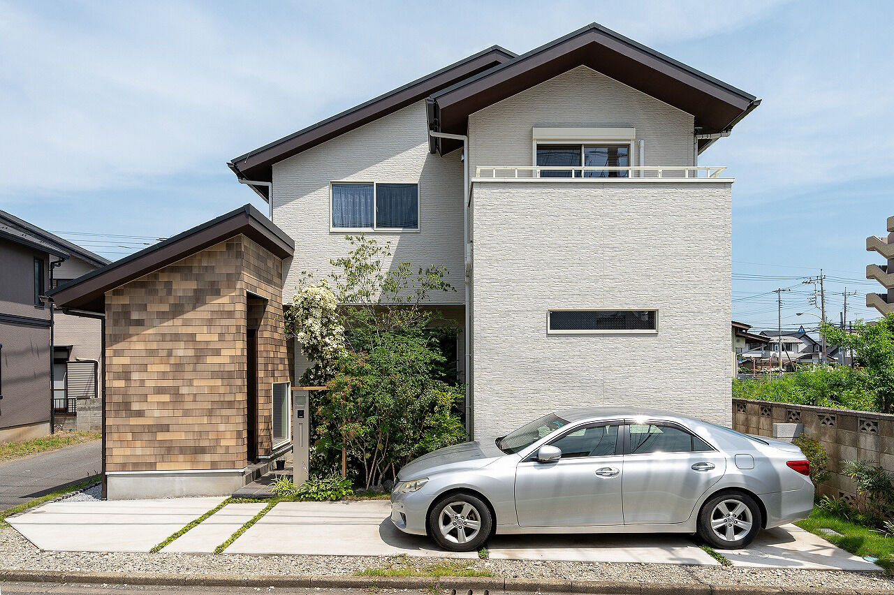 【SUUMO】 【30坪台/3LDK/中庭/アトリエ】四季の移ろいを感じながら、趣味を思う存分楽しむ暮らし - 北辰工務店（ポラスグループ） ウッドスクェア本社の建築実例詳細 | 注文住宅