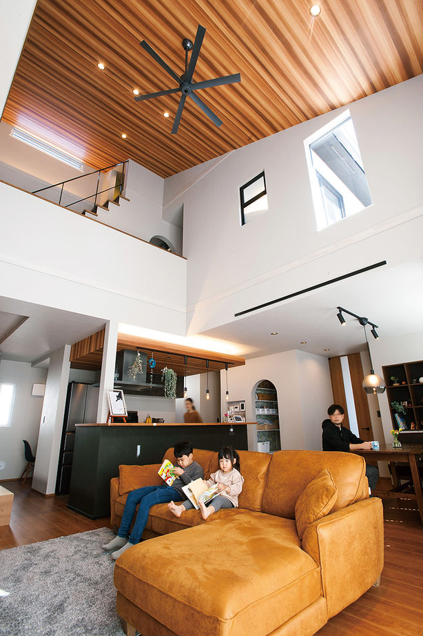 【SUUMO】 【3000万円台｜42坪｜吹き抜け｜間取り図有】家族でゆったり、開放感に包まれたLDK。家事のしやすさも注目 - 山万 の建築実例詳細 | 注文住宅