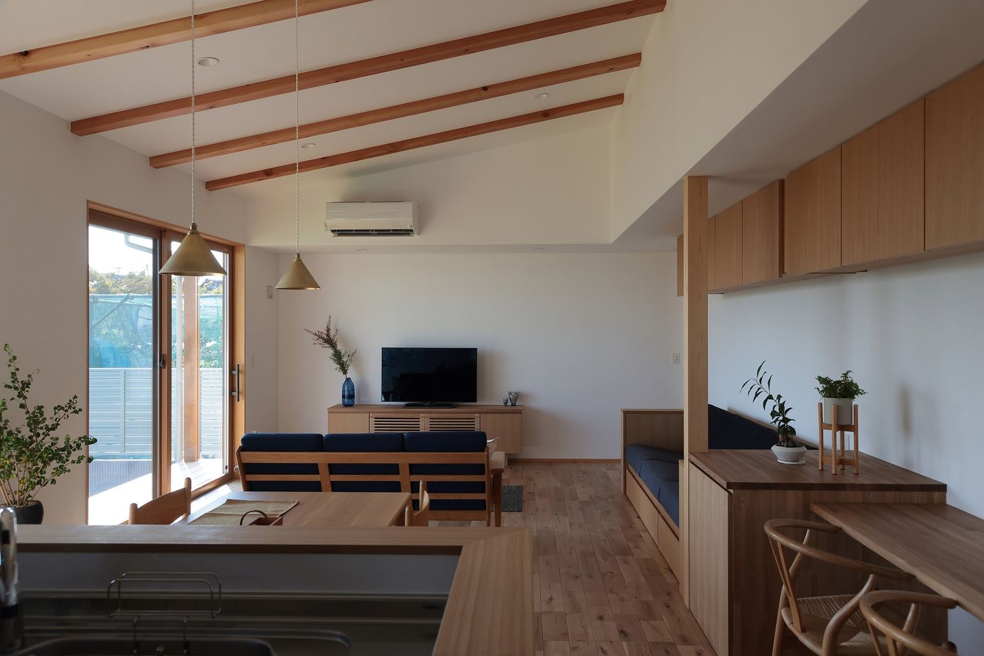 【SUUMO】 シンプルな空間に宿す、美しさ。自然素材の風合いに包まれた家 - WABIKA/廣神建設（ひろかみけんせつ） の建築実例詳細 | 注文住宅