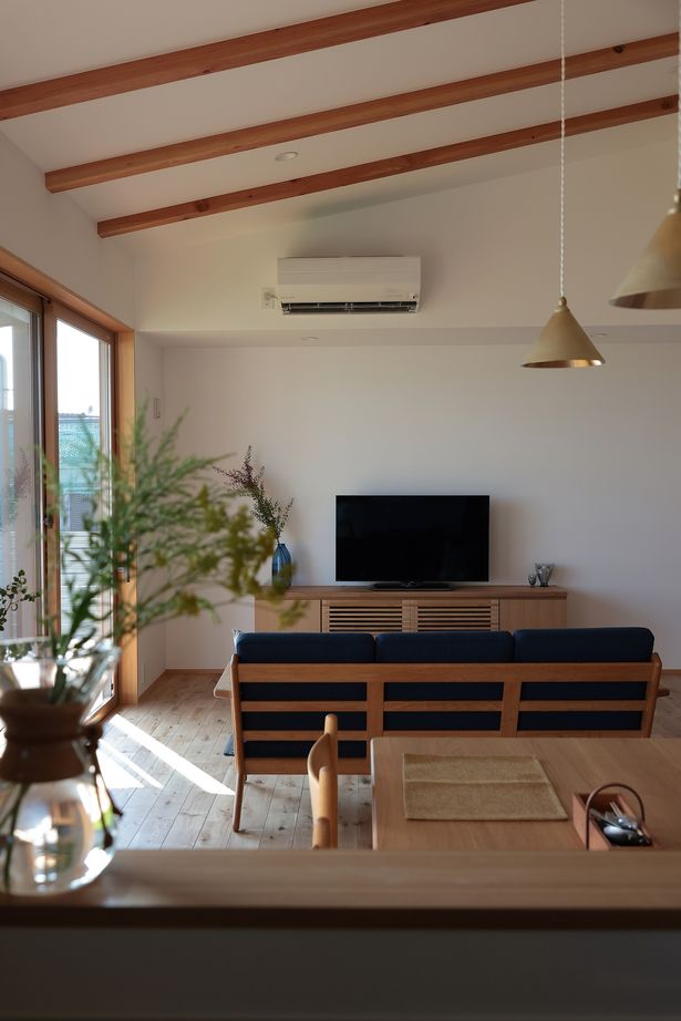 【SUUMO】 シンプルな空間に宿す、美しさ。自然素材の風合いに包まれた家 - WABIKA/廣神建設（ひろかみけんせつ） の建築実例詳細 | 注文住宅