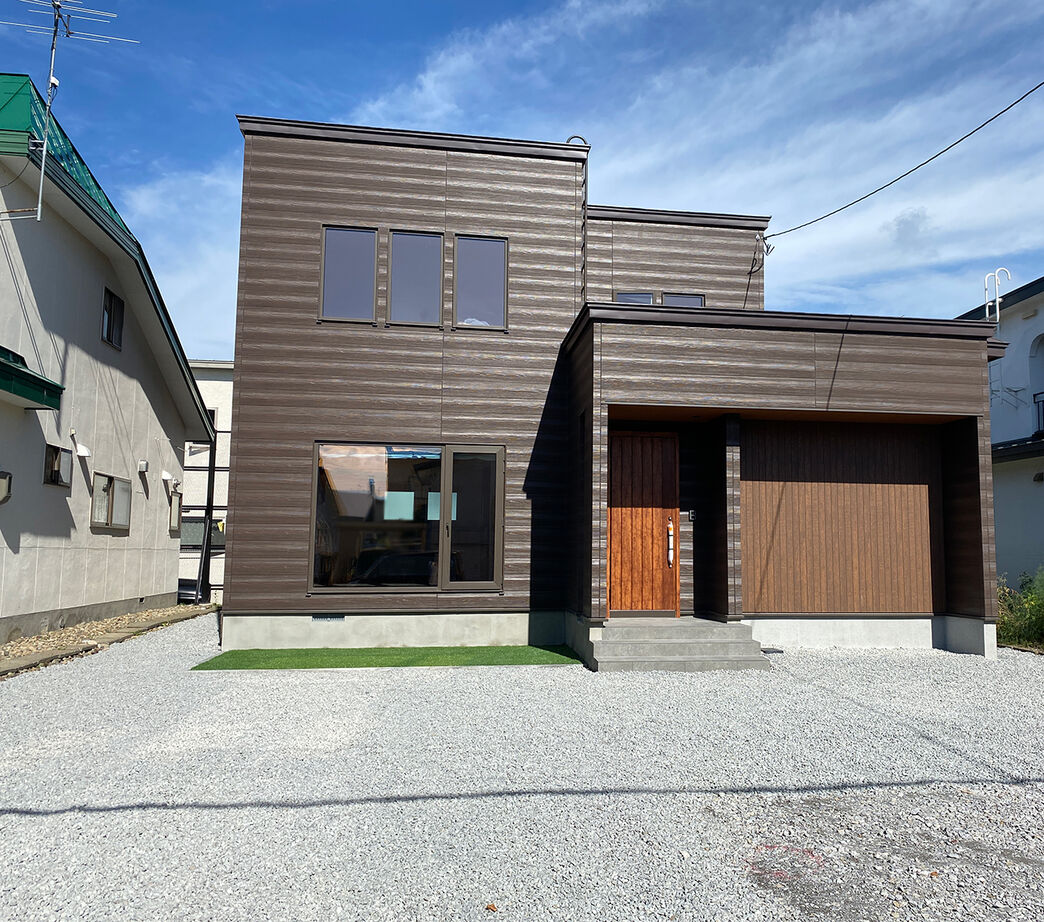 【SUUMO】 【2000万円台後半｜吹き抜け｜自家発電｜間取り図有】夫婦二人とペットが暮らす、リビング土間のある家 - 東陽AP の建築実例詳細 | 注文住宅