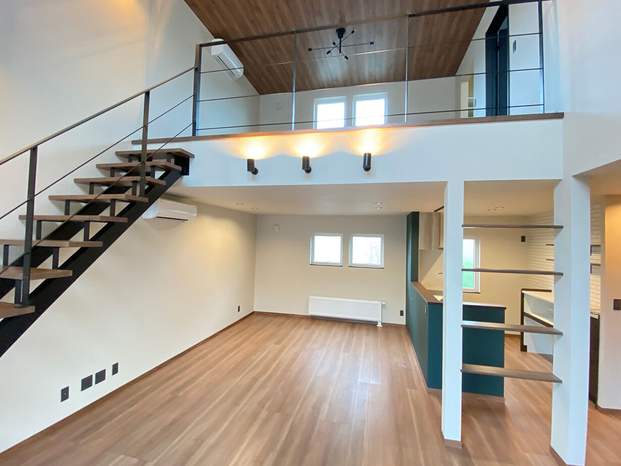 【SUUMO】 【2000万円台後半｜吹き抜け｜自家発電｜間取り図有】夫婦二人とペットが暮らす、リビング土間のある家 - 東陽AP の建築実例詳細 | 注文住宅