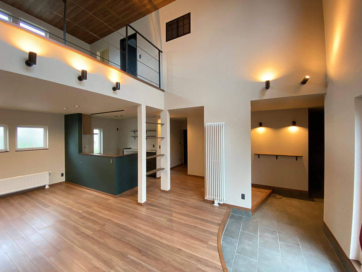 【SUUMO】 【2000万円台後半｜吹き抜け｜自家発電｜間取り図有】夫婦二人とペットが暮らす、リビング土間のある家 - 東陽AP の建築実例詳細 | 注文住宅