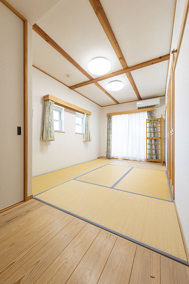 【SUUMO】 【4000万円台／収納充実／間取図】自然素材と高い住宅性能で、心地よい暮らしを叶えたイギリス風の洋館 - TH健康住宅 の建築実例詳細 | 注文住宅