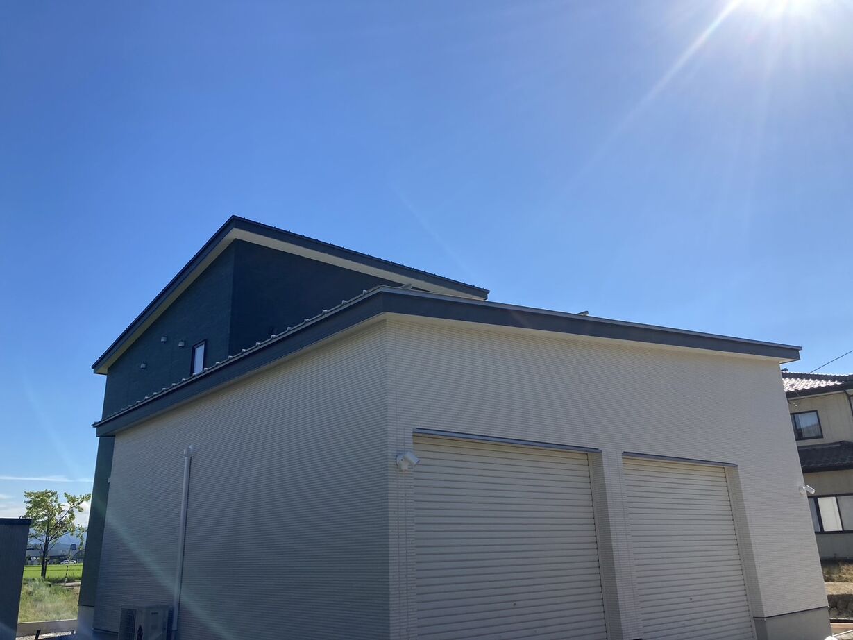 【SUUMO】 車2台バイク2台置ける広々としたインナーガレージの46坪ZEH住宅 - YUTORIE富山 の建築実例詳細 | 注文住宅