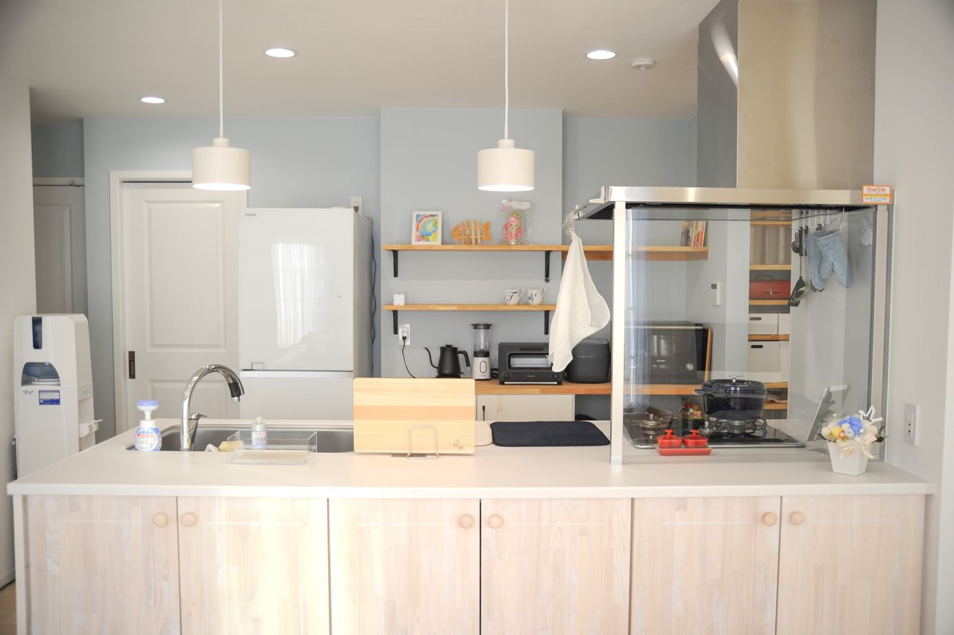 【SUUMO】 【坂東市/5LDK/41.68坪】白の外壁×板張りのアクセント ナチュラルモダンのシンメトリーな外観デザイン - オークヴィルホームズ オークヴィレッジの建築実例詳細 | 注文住宅